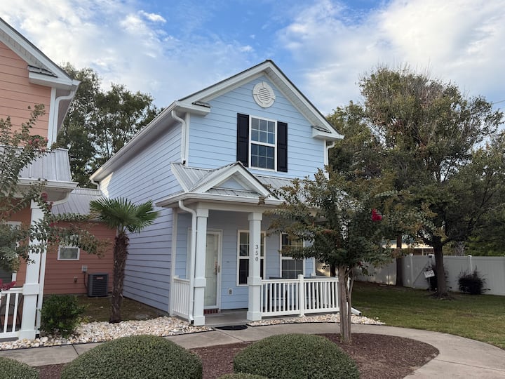 Spacious 3-br Cottage, 2 Blocks To Beach - Myrtle Beach, SC