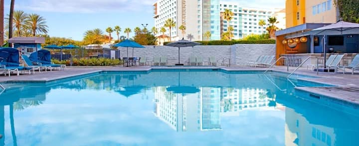 Spacious 2 Bedroom In Anaheim – Walk To Disney! - Anaheim, CA