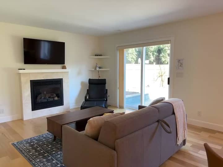 Spacious Suite With King Bed & Walkable Location - Penticton