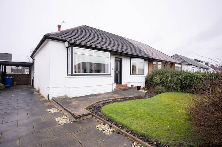 Spacious Home | 10 Mins To Airport & Braehead - Glasgow