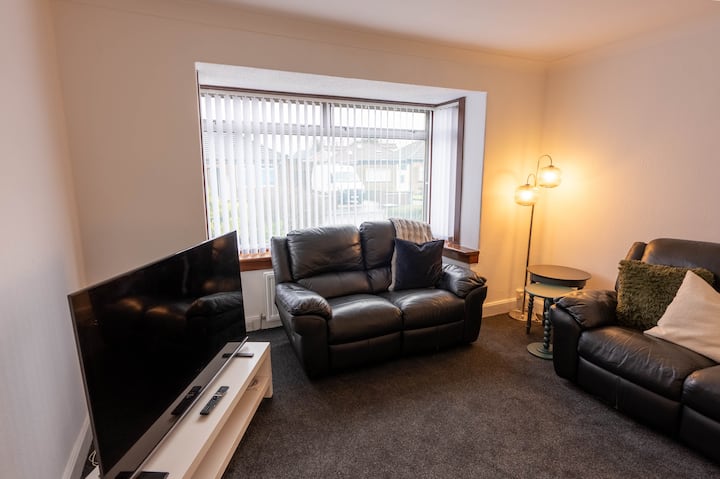 Spacious Home | 10 Mins To Airport & Braehead - Glasgow