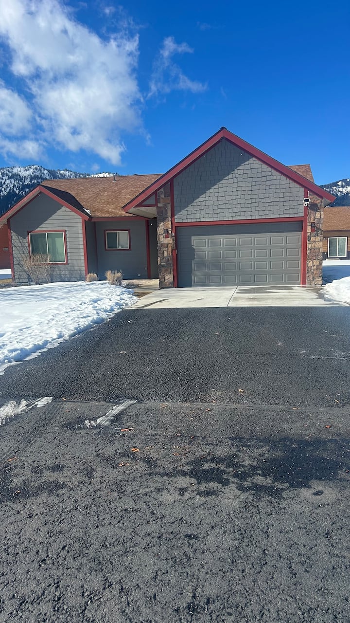 Latitude Adjustment, Pet Friendly Mountain View - Donnelly, ID