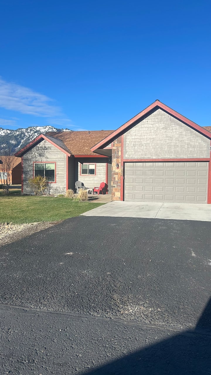 Latitude Adjustment, Pet Friendly Mountain View - Donnelly, ID