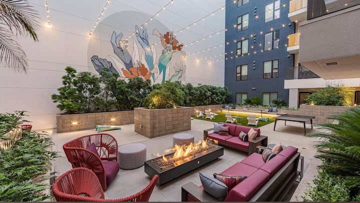 Spacious Luxury Unit In Hollywood |2b2b - Arts District - Los Angeles