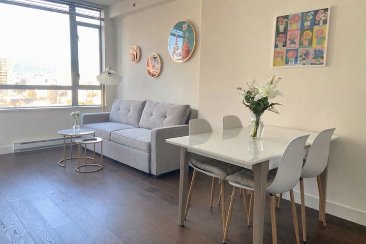 Downtown Vancouver Sub-penthouse | Ac + Parking - Vancouver