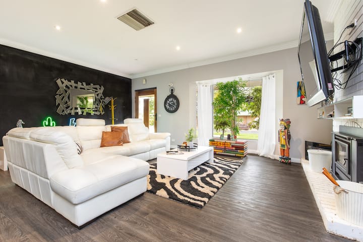 The Thomson Groove - Mildura
