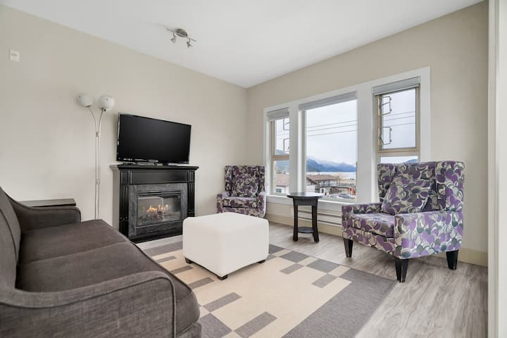 2br Tranquil Lakeview Condo In Harrison - 哈里遜溫泉