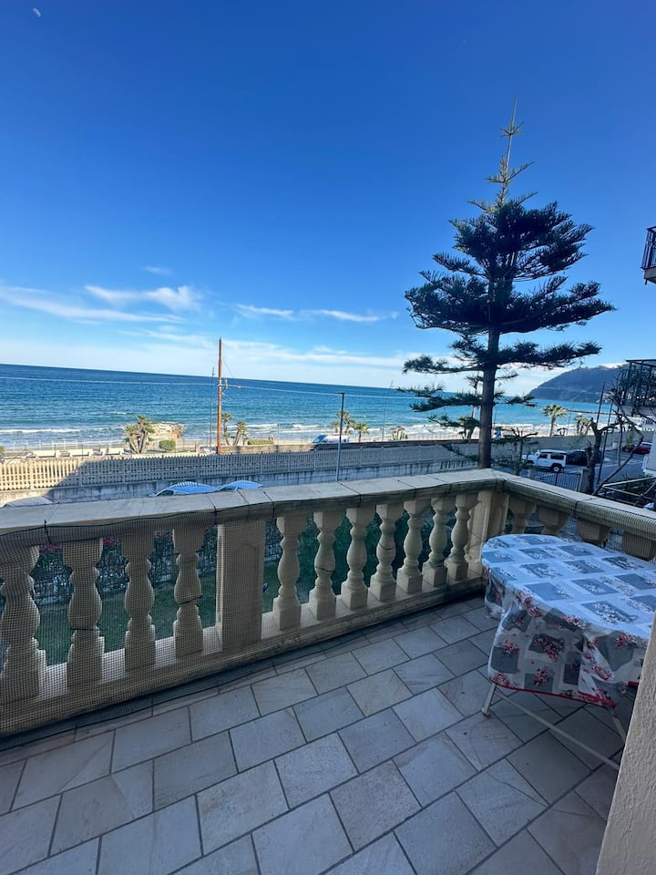 Le Due Onde Laigueglia - Alassio