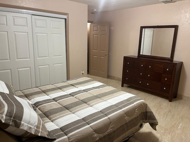 Oak Grove Home - Miramar, FL