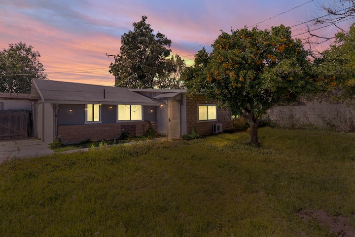 5m To Irvine Old Guest House (Not Luxury) Stay - Irvine, CA