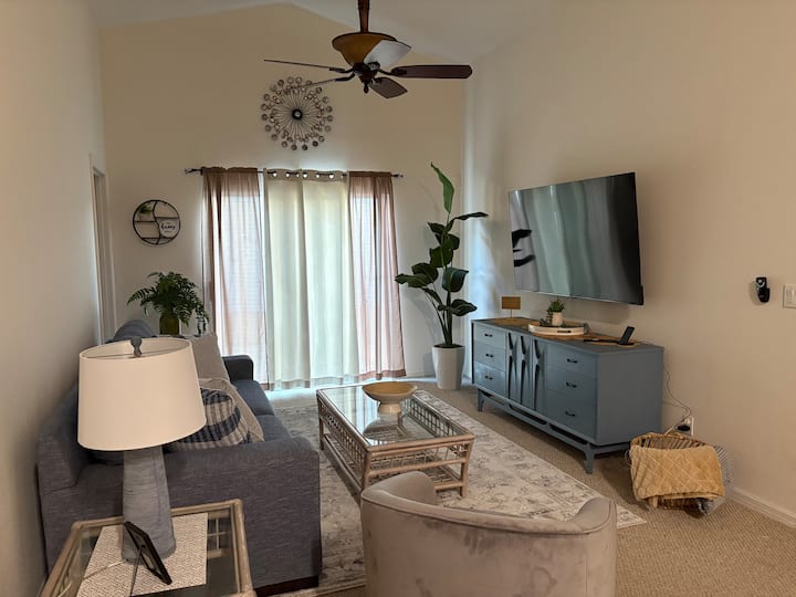 Home In Beautiful Uptown Vero Beach - Vero Beach, FL