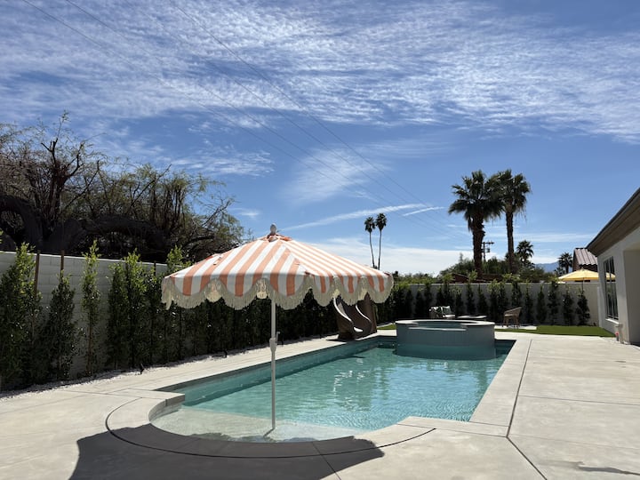 Luxe Cloud House - La Quinta, CA