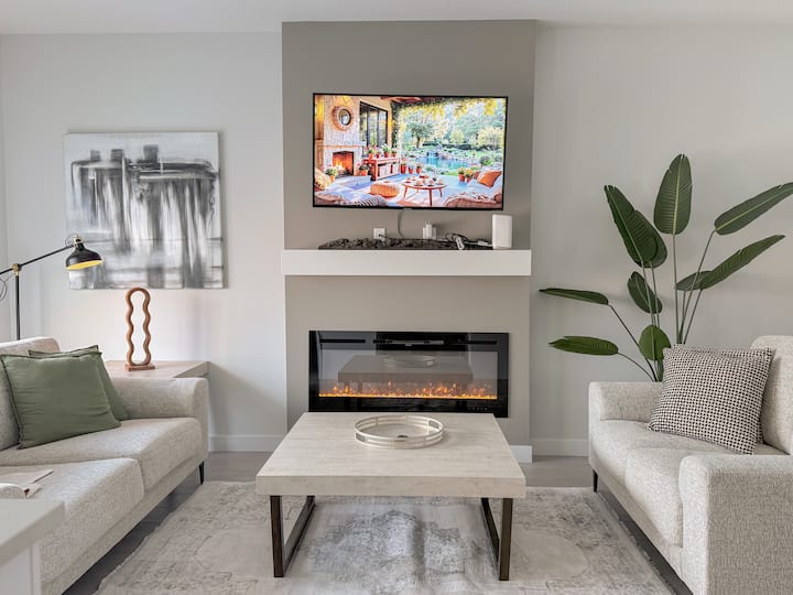 Windermere Retreat | 3br | Garage | Fireplace - Edmonton