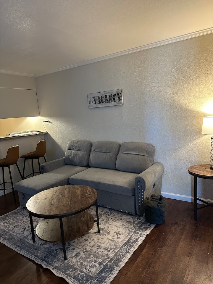 Cozy 1 Bedroom With Close Proximity To I20! - Monahans Sandhills State Park, Monahans