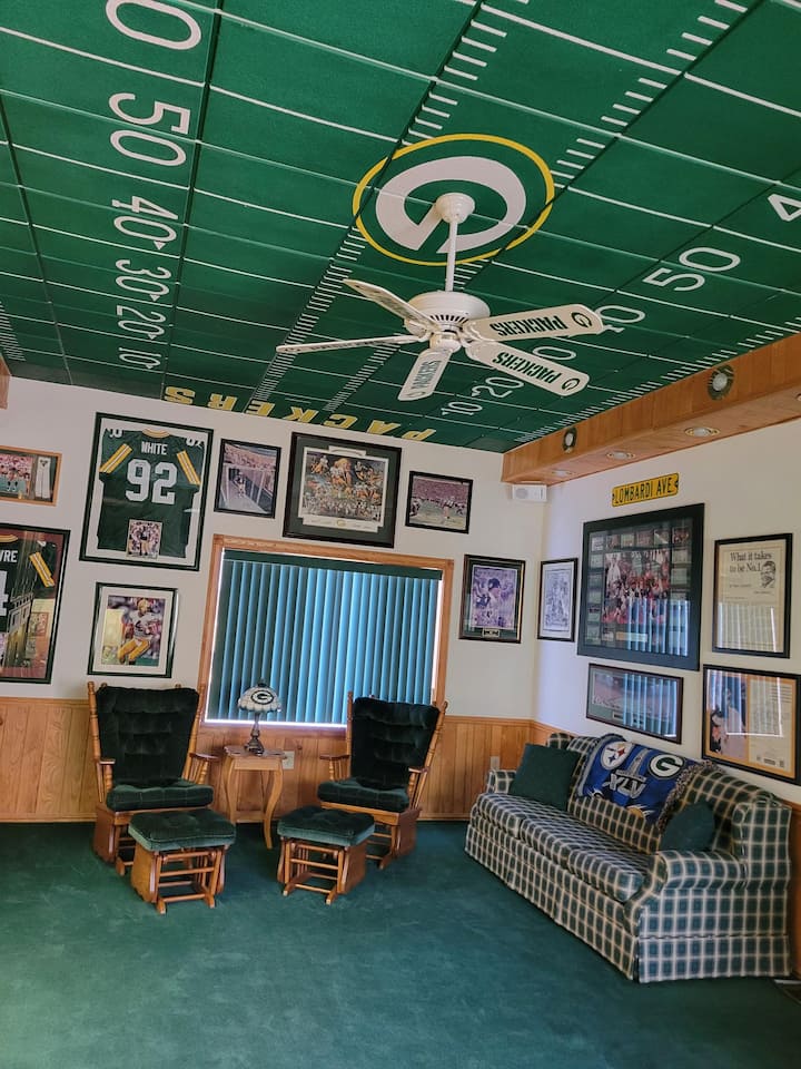 The Duck Inn Lodge - Sports Themed Section - Prairie du Chien, WI
