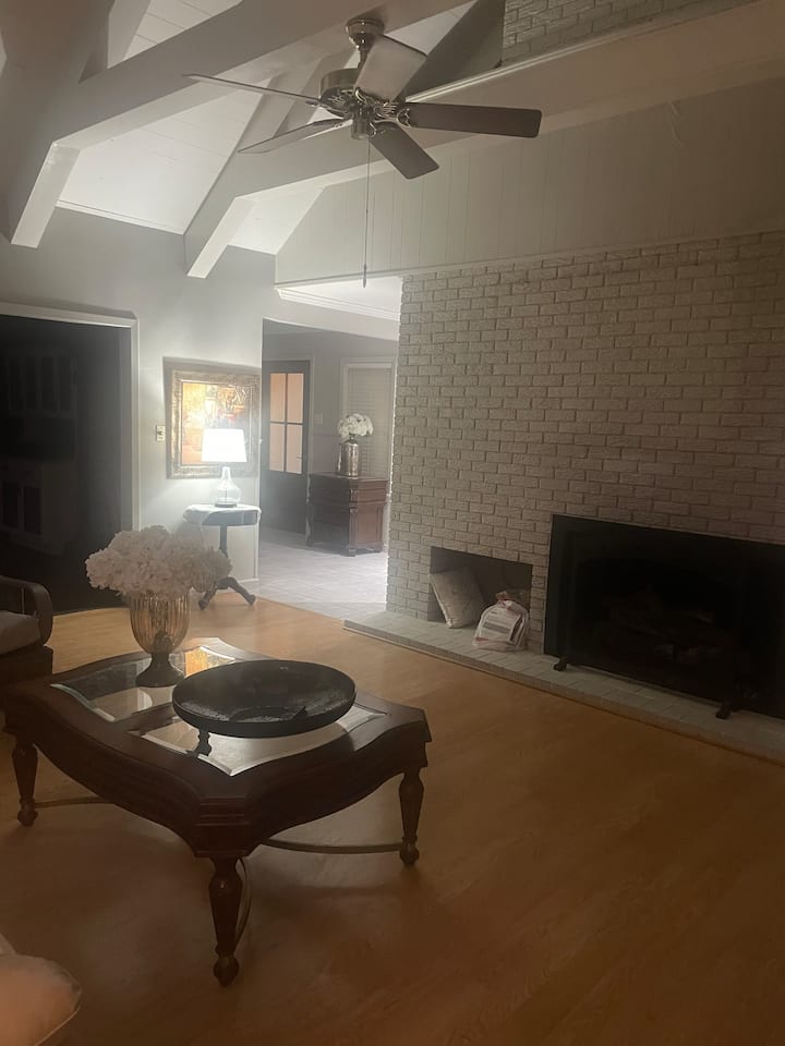 Family-friendly W/ Huge Yard River & Casinos - Lake Ferguson