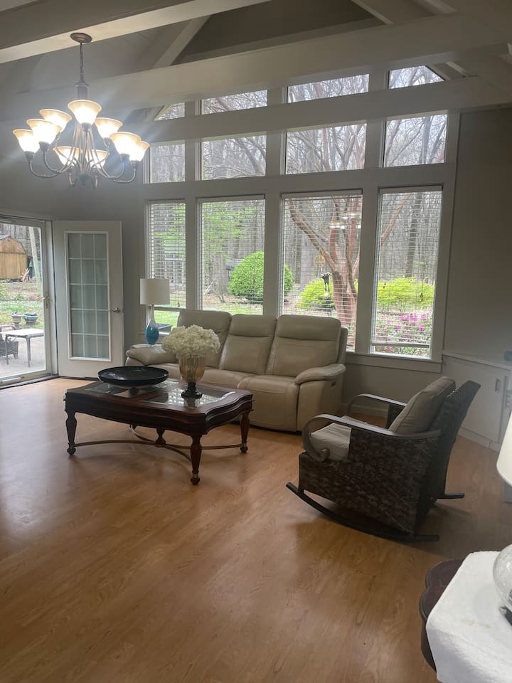 Family-friendly W/ Huge Yard River & Casinos - Greenville, MS