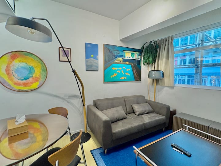 Spacious 1br Whole Apt With Elevator In Central - Hong Kong