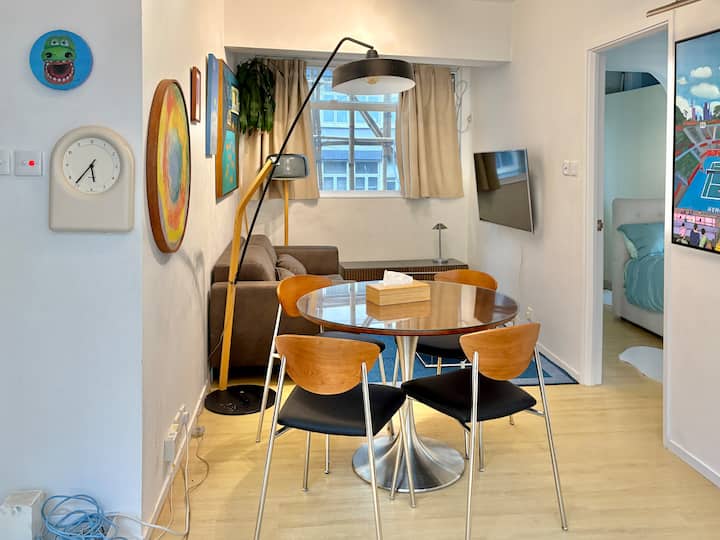 Spacious 1br Whole Apt With Elevator In Central - Hong Kong