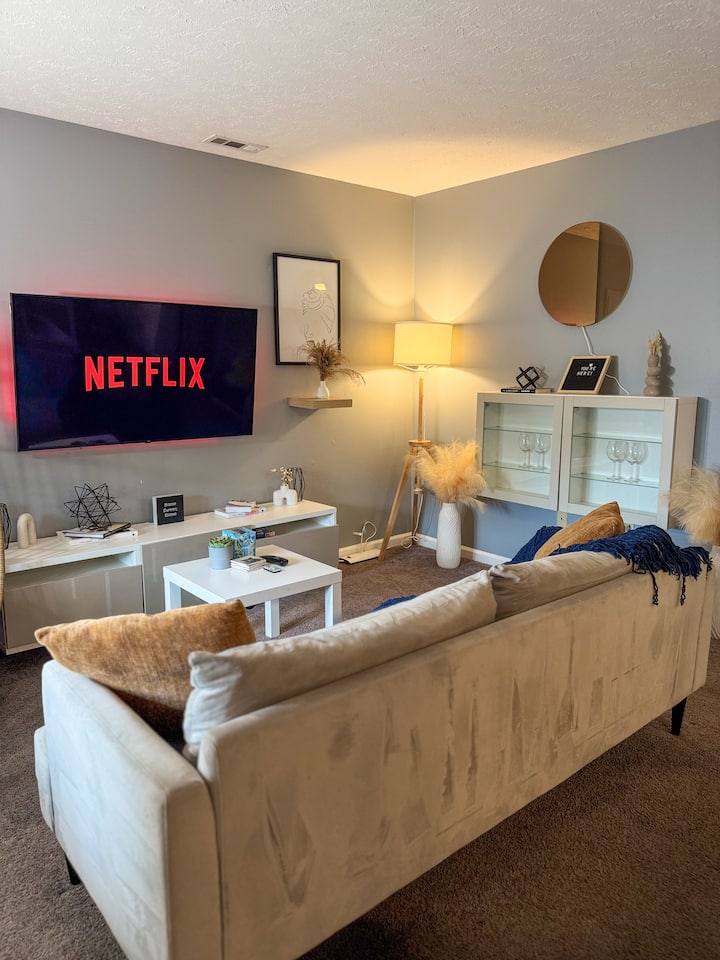Extended Stay 2br  Free Parking  Downtown - Indianapolis, IN
