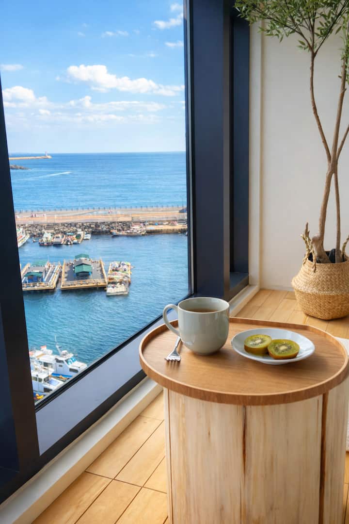 부산 영도 하리 오션뷰 우드 감성숙소 · 루프탑 수영장 - Busan