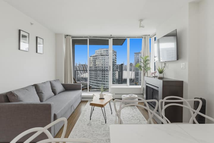 Stylish 3br Downtown Vancouver Condo W/ Pool & Gym - Vancouver