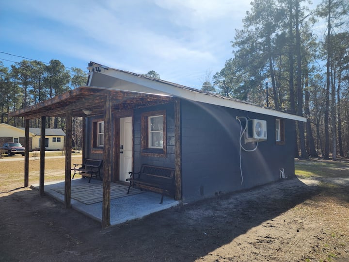 Lillie Mae’s Blue Cottage - Lake Moultrie, SC