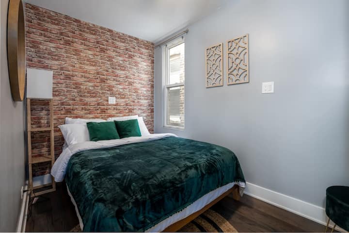 West Loop Condo Walk 2 Restaurants - Chicago, IL