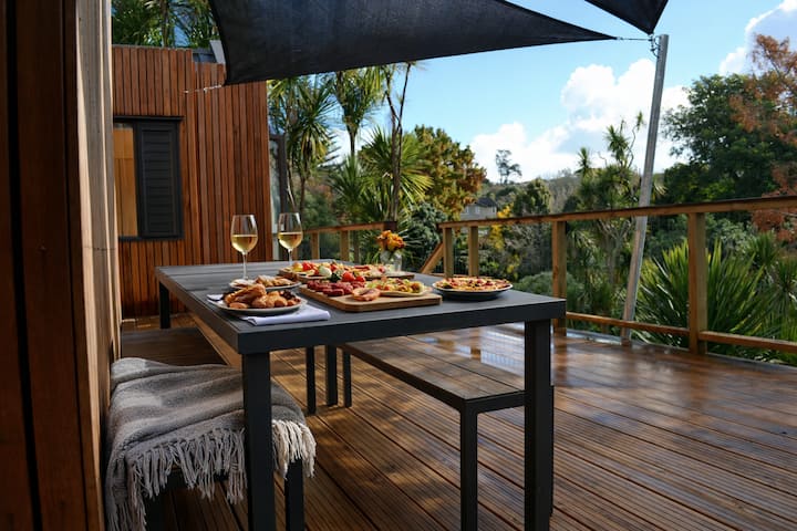 Private Stand-alone Retreat In The Heart Of Howick - Waiheke Island