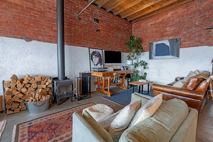 The Old Butcher Shop—industrial Escape With Sauna - Hobart