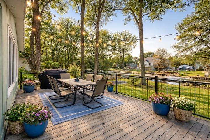 New! Waterfront Canal Retreat - Portage, MI