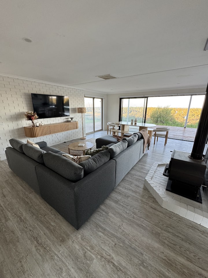 Rieu House - Clifftop River Stay - 4 Bedroom - Paringa