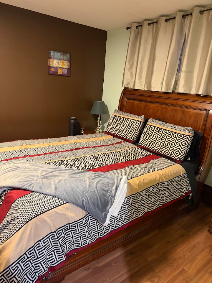 Sandy’s Dandy Air Bnb - Weyburn