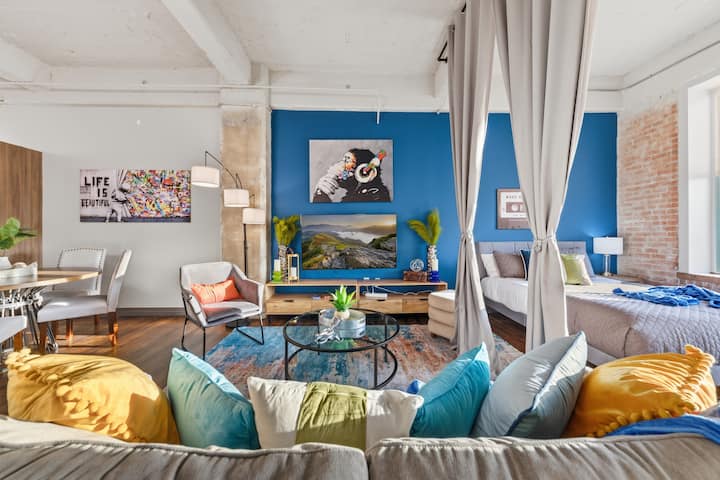 Downtown Loft For 8 With Pool & Free Parking - Dallas, TX