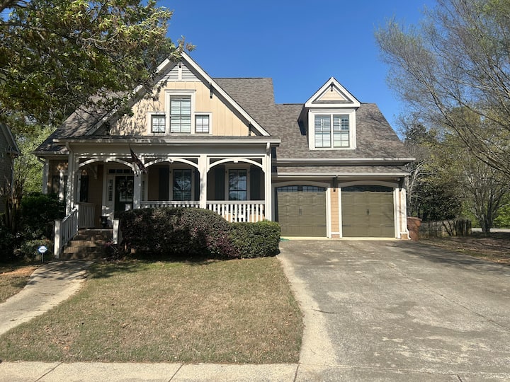 The Perfect Stay: Spacious, Central & Relaxing - Cartersville, GA