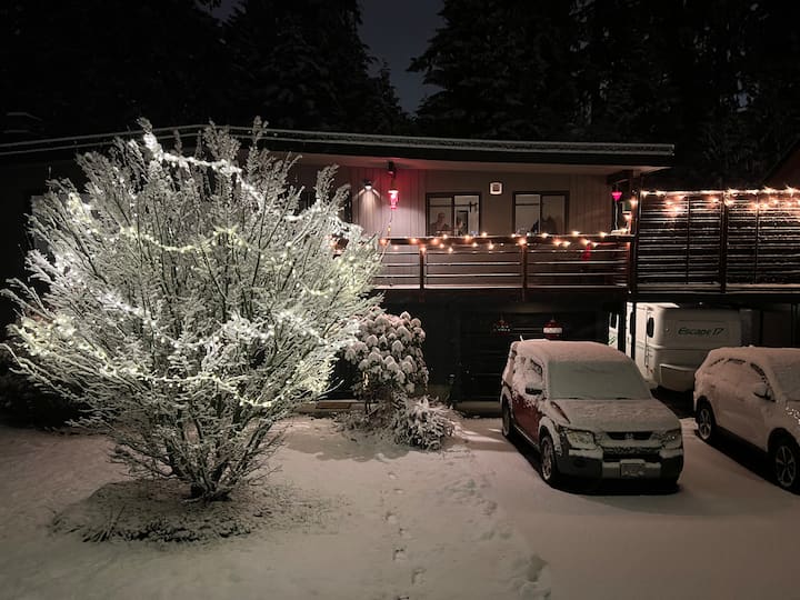 The Kiwi Suite - North Vancouver