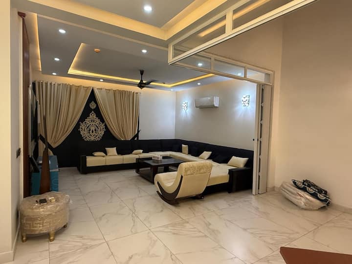 Full House Dha Phase 8 14pls Ppls Can Stay Luxury - Lahore