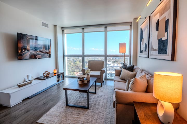 Level 19 | King Suite | Views | Pool+hottub+gym - Fort Myers, FL