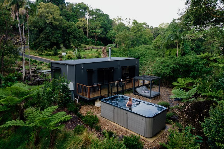 Ponti - Private Heated Outdoor Swim Spa - Montville