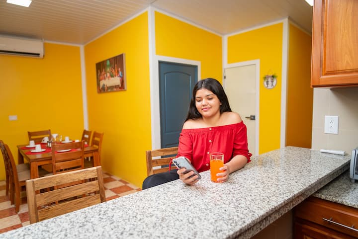 Casa Familiar / Family-friendly Home - El Salvador