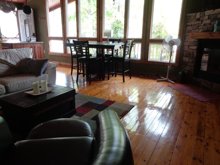 Chalet At The Beach - Wasaga Beach