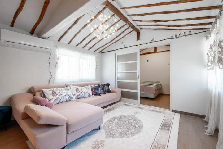 해미담 서랑채 | 해미읍성 근처 전통한옥 | 소나무 마당 힐링숙소 - 홍성읍