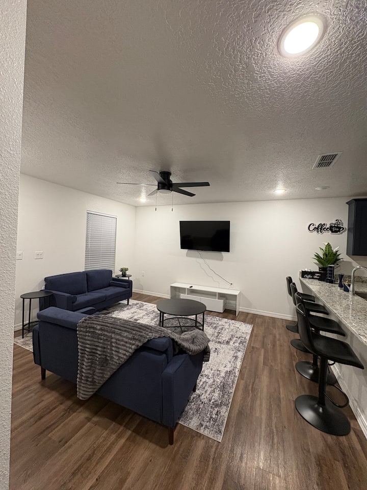 Lux Apt B - Clovis, NM