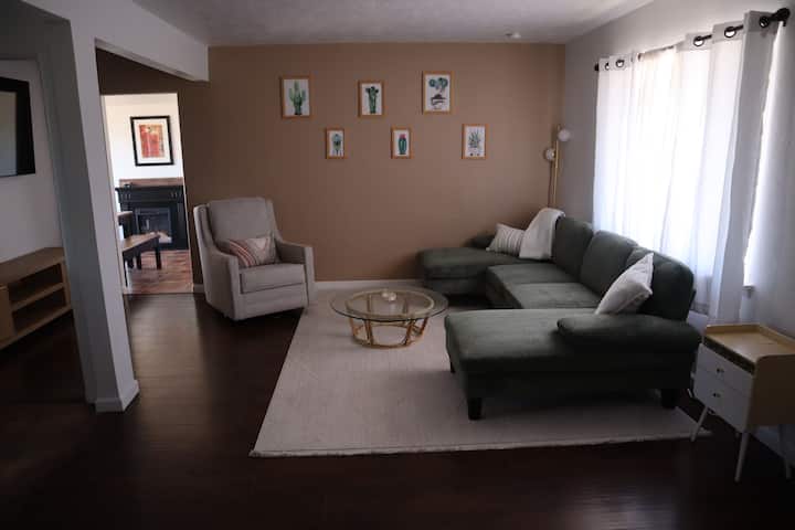 Comfortable And Cozy Stay Near Abq Uptown! - Albuquerque, NM