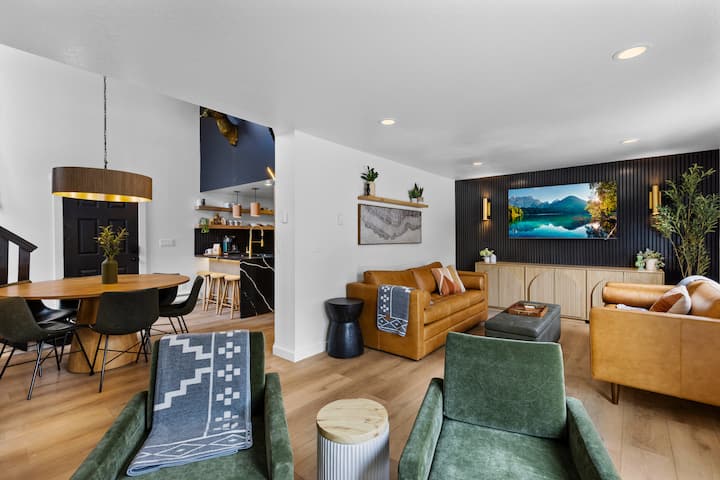 Luxe Condo W/pool, Sauna, Hot Tub | Walk To Lake - McCall, ID