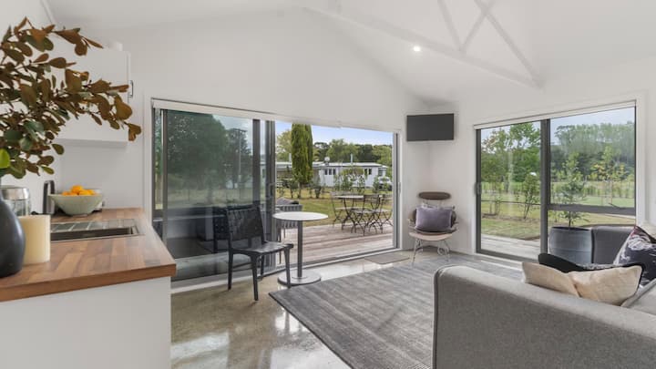 The Landing House - Matakana