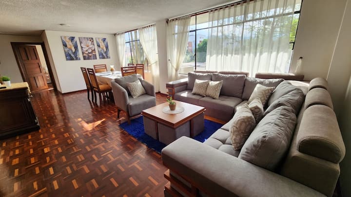 Departamento En Zona Céntrica De Cuenca - Cuenca