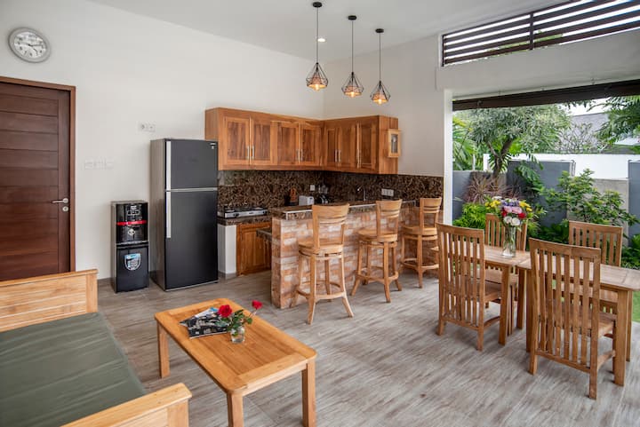 Tropical Retreat | Pool | Mins To Beach – Room 5 - Indonesia