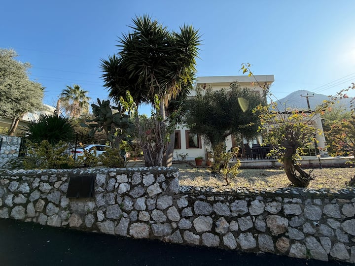 Hillside Villa For 8 | Pool | Bellapais Views - Girne