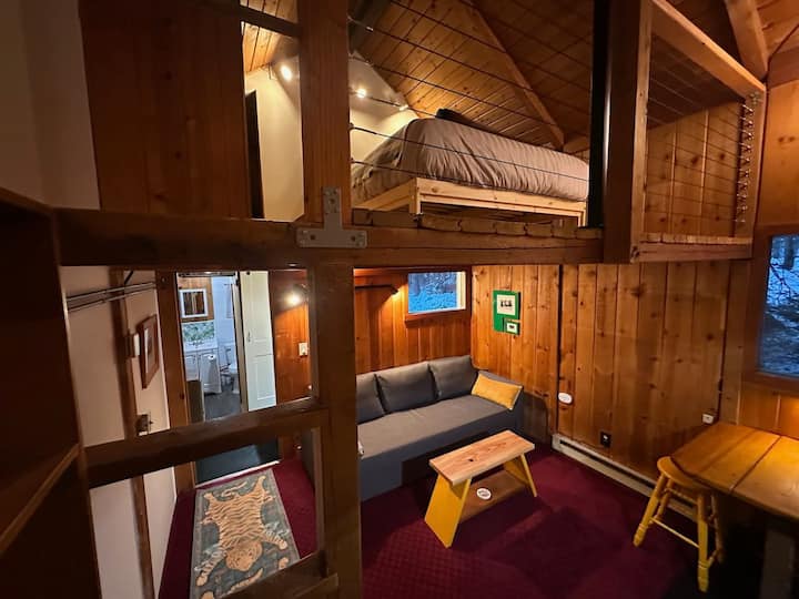 Girdwood Ski Bum Shack - Girdwood, AK